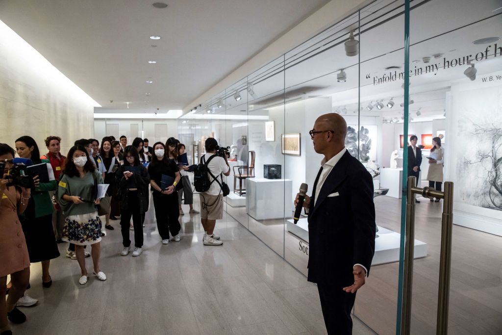 Broke Chinese Millionaire's Bottle of Sprite Auction Attracts Over 300 ...