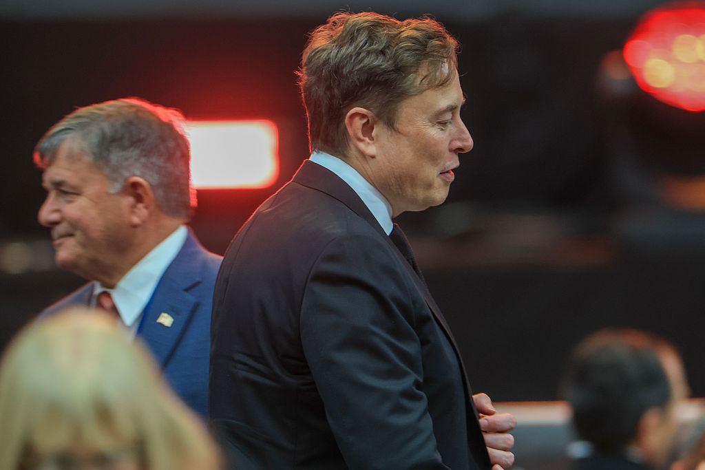 Elon Musk Wins Shareholder Support for Unprecedented $1 Trillion Tesla ...